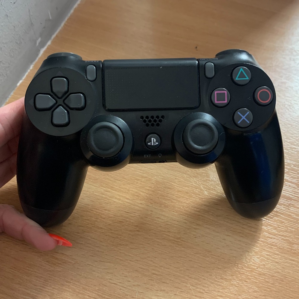 Pre-owned PS4 Official Dual Shock 4 Black Controller - Own4Less